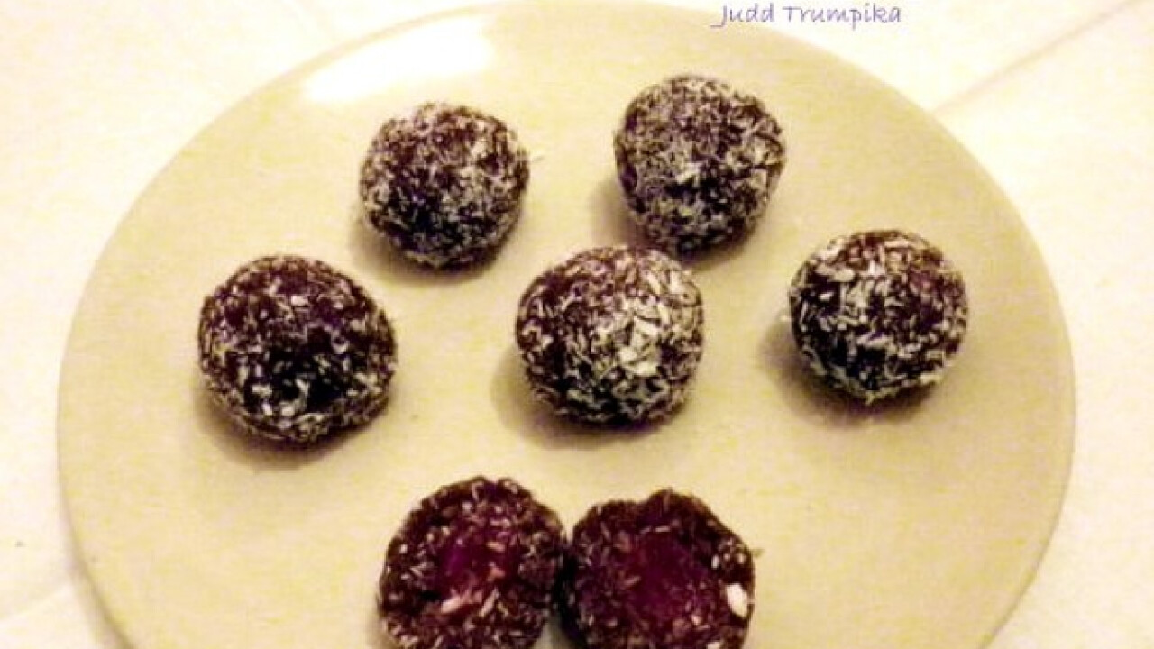 Fahéjas-meggyes kókuszgolyó | Nosalty Fahéjas-meggyes kókuszgolyó | Nosalty